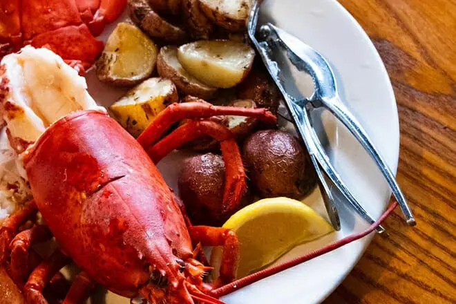 Real Seafood Company - Toledo