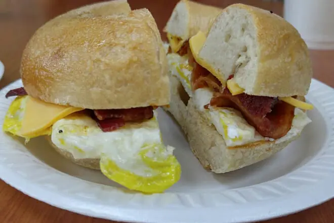 Tega Cay Deli