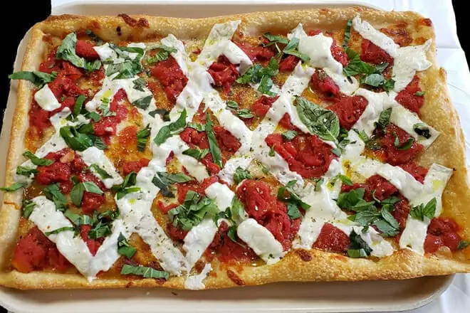 Crown Pizza