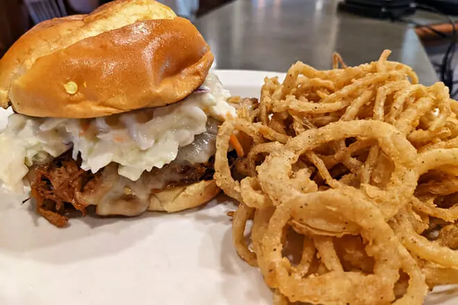 Ricardo's Grill & Pub