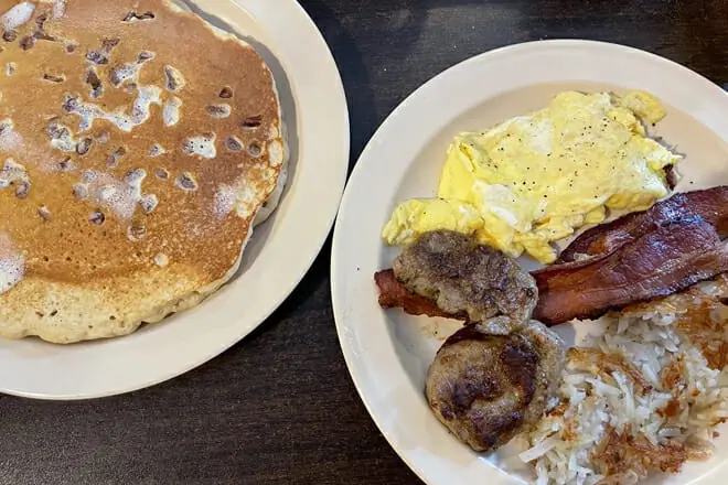 Coach’s Island Grill