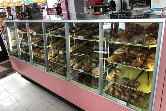 Dolly’s Donuts