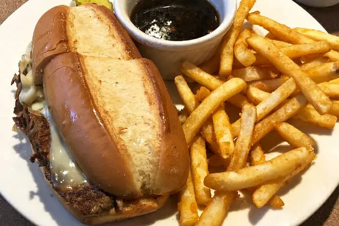 Flo's Farmhouse Café