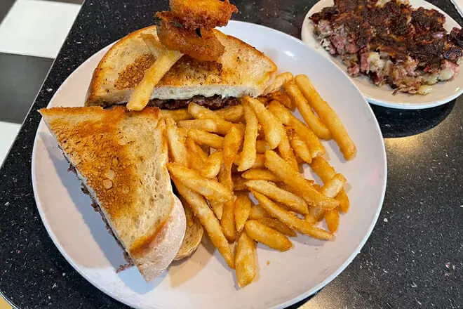 Roundabout Diner and Lounge