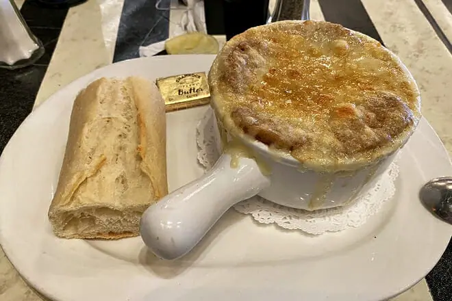 La Baguette French Bistro
