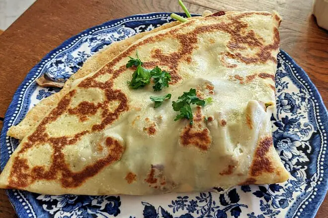 Seven Swans Creperie