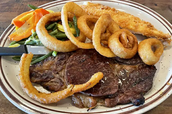 Thee City’s Diner Bar and Grill
