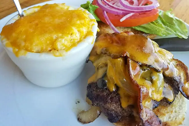 Capt. Groovy's Grill and Raw Bar
