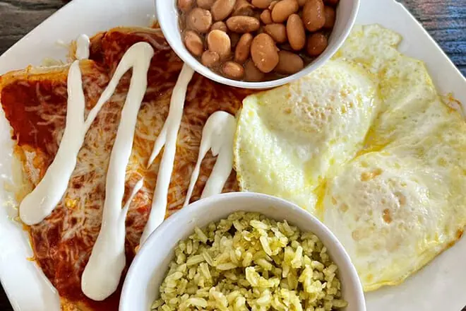 Rooster’s Breakfast and Mimosas