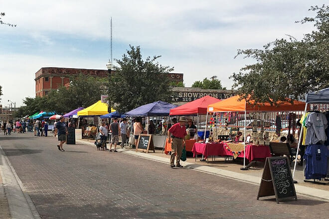 The Downtown Art and Farmers Market