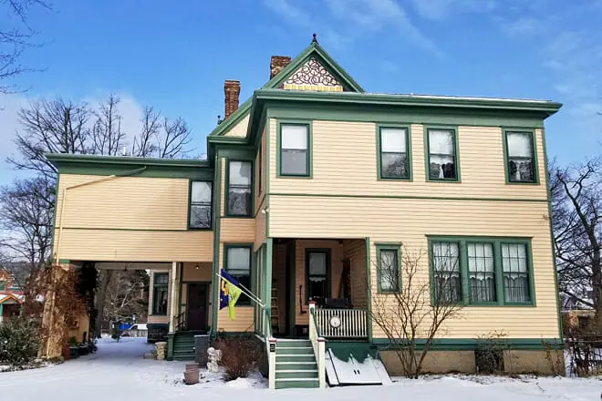 The Oliver Inn