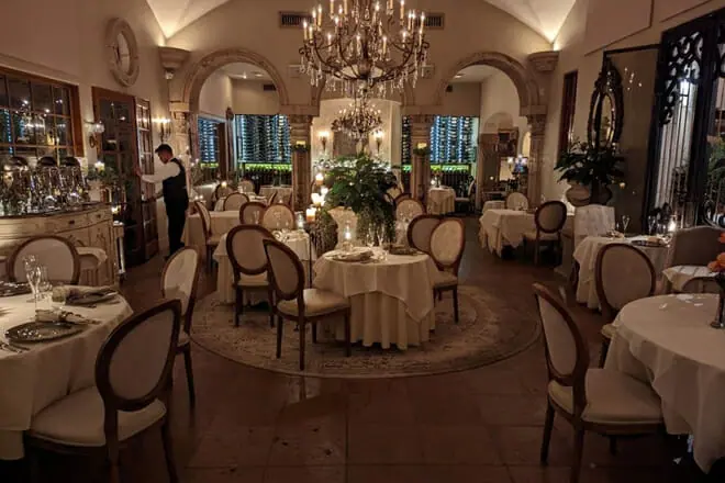 Cafe Monarch