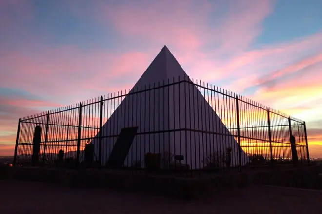 Hunt’s Tomb