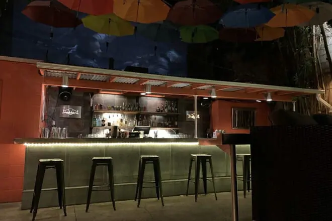 Bar 35