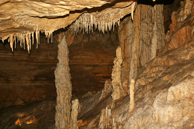 Natural Bridge Caverns
