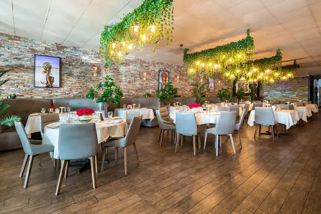 VILLA ROMANA Italian & Romanian Restaurant