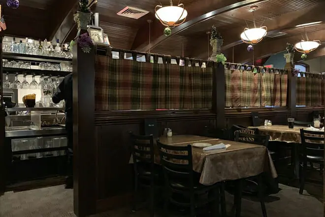 Vic’s Casual Dining