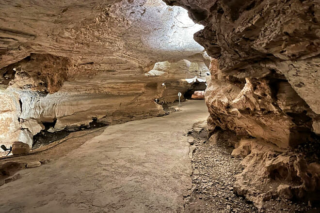 Longhorn Caverns State Park