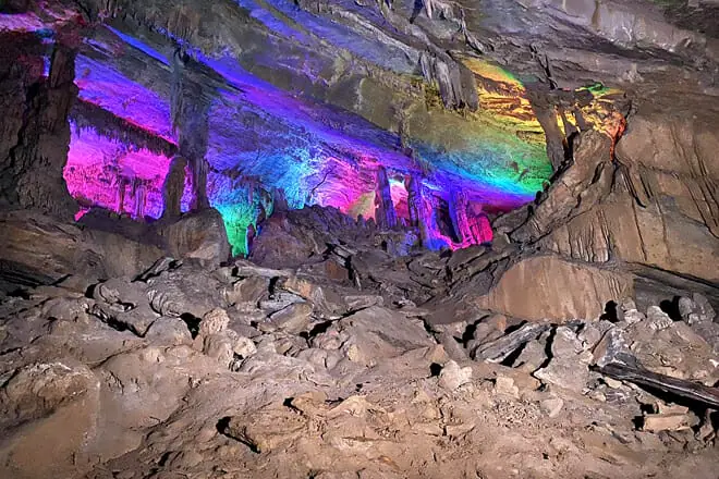 Penn’s Cave & Wildlife Park