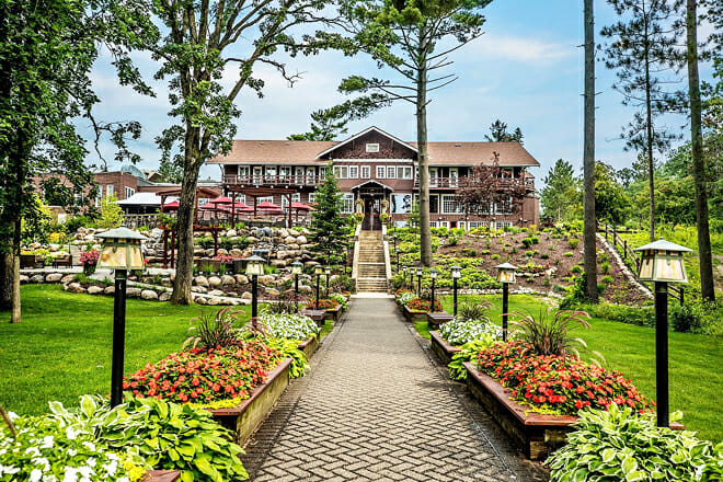 The Grand View Lodge