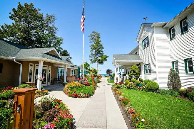 The Lakehouse Inn