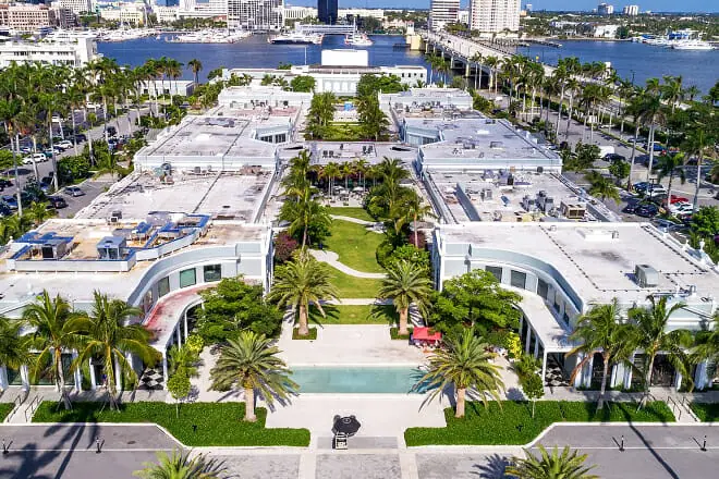 The Royal Poinciana Plaza