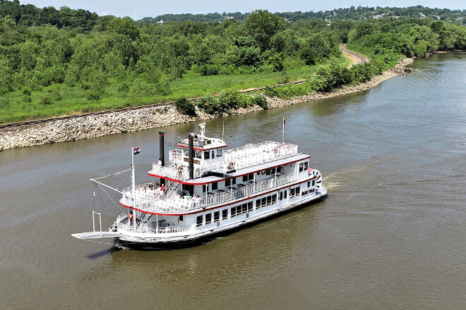 Hannibal River Cruises on the Mark Twain Riverboat