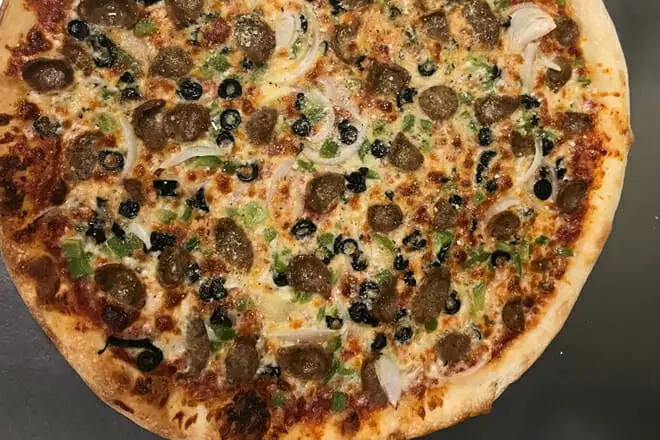 Mezza Luna Pizzeria