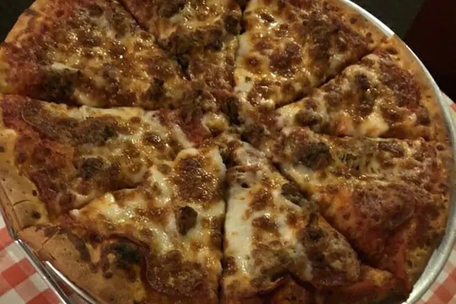 Paesano’s Pizzeria
