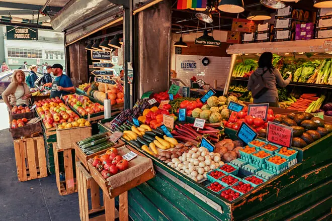 Raw and Juicy Farmers Market