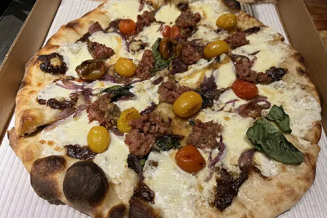 Revolver Pizza