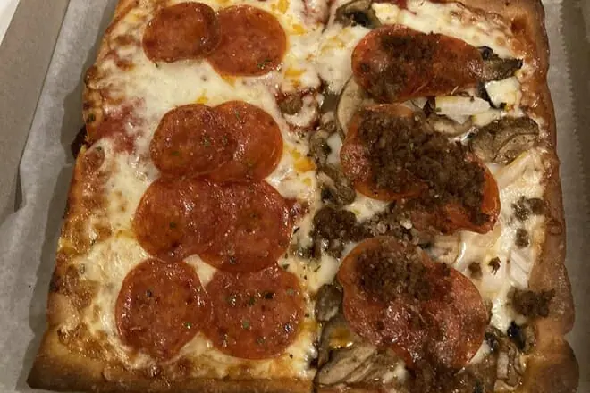 Times Square Pizza Parlor