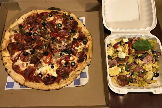 Bootleggers Pizza Parlor