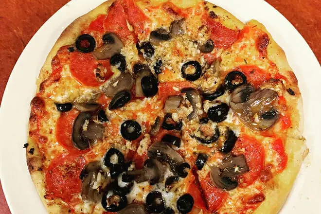 Cuginis Pizzeria & Trattoria 2
