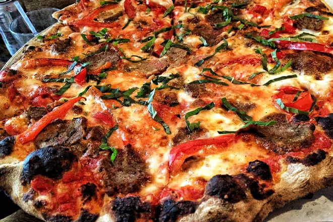 Max & Leo's Pizza