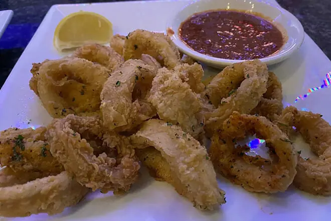 Luna Del Sea Steak & Seafood Bistro