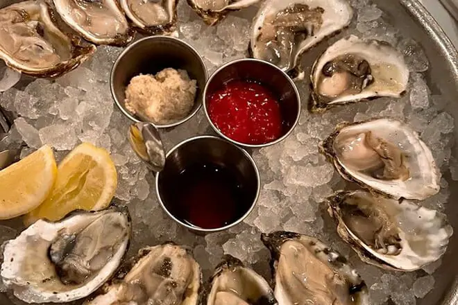 Perla's Seafood and Oyster Bar