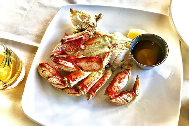 Salty's on the Columbia River