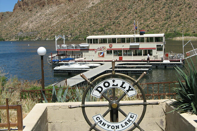 Dolly Steamboat
