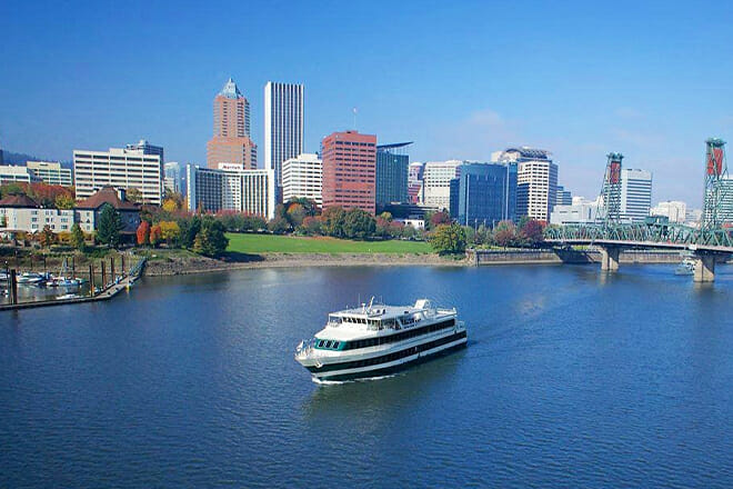 Cruise on Willamette River — Portland
