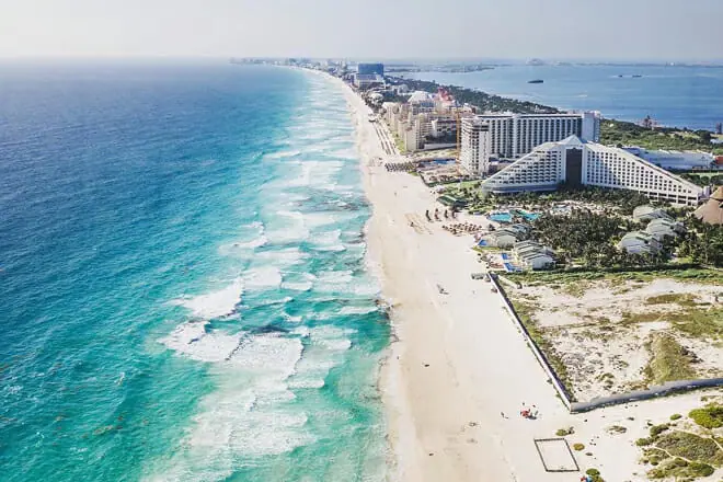 is cancun safe