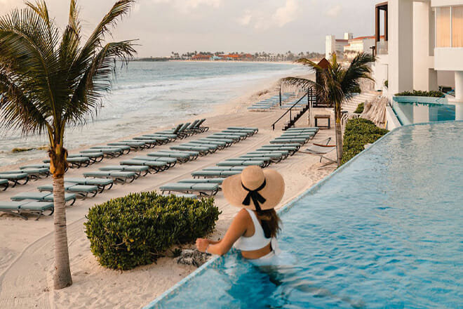 solo and female traveler safety in cancun