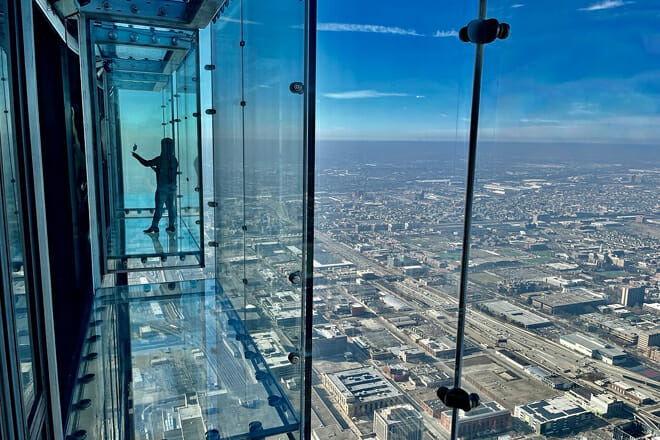 Willis Tower Skydeck and The Ledge — Chicago