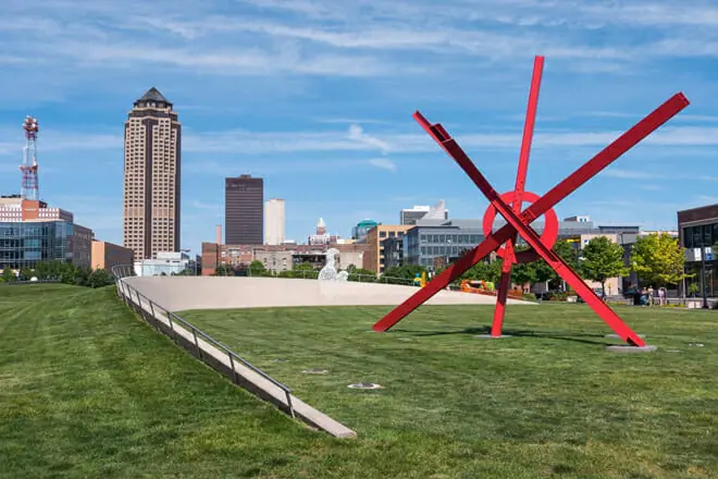 Des Moines