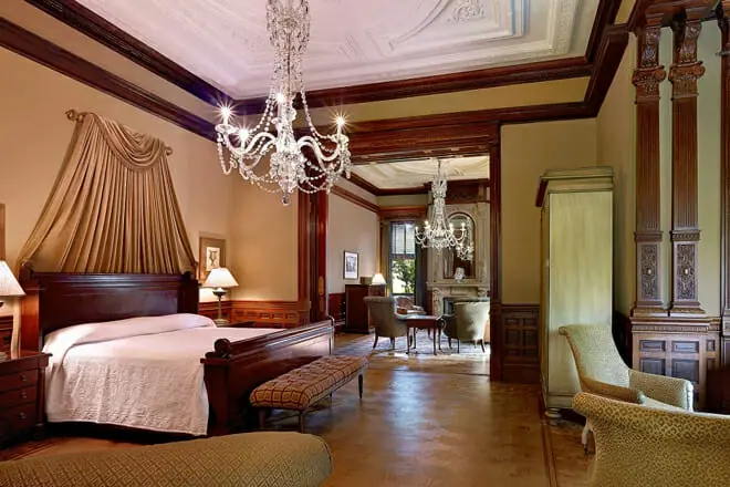 The Wentworth Mansion