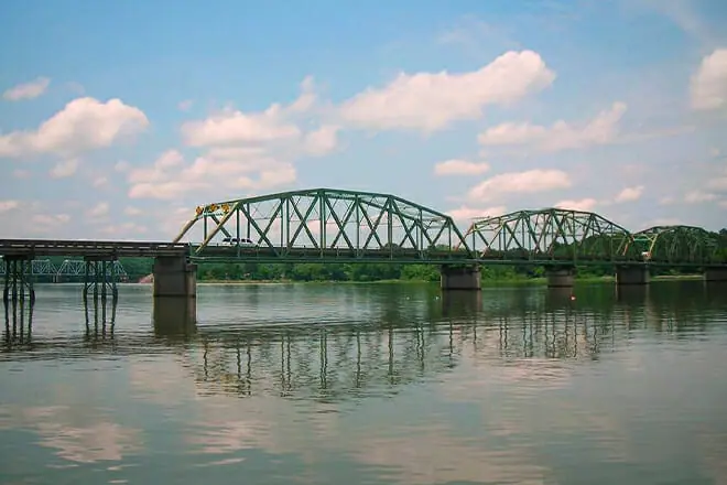 What is Alabama famous for: Rich history