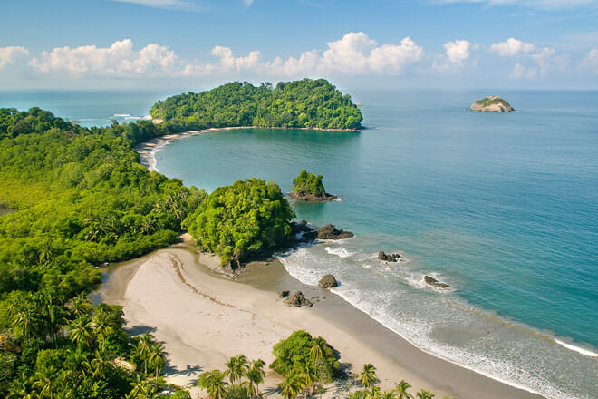 What is Costa Rica famous for: Natural Beauty