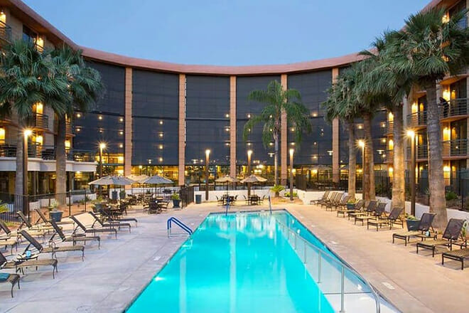 Embassy Suites by Hilton Hotel Phoenix Biltmore