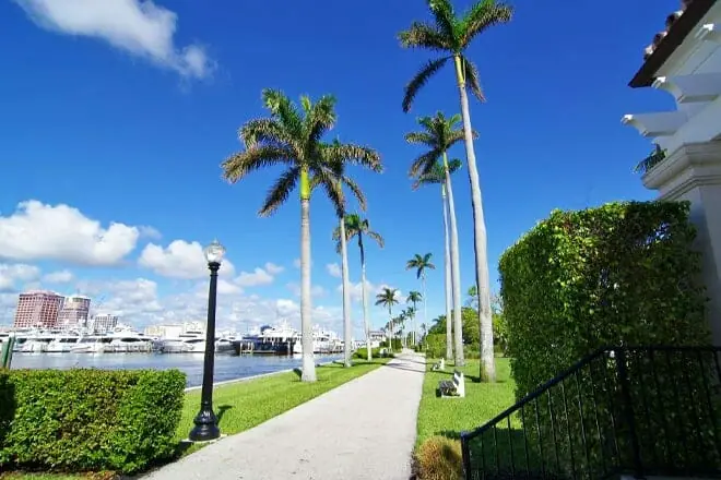 Palm Beach Lake Trail