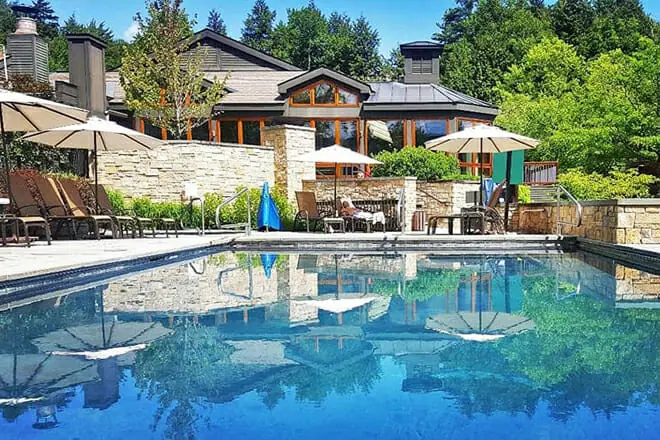 Topnotch Resort